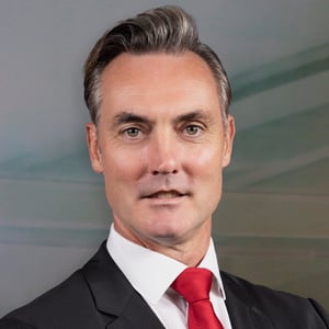 Dan Sauer – Professional investor